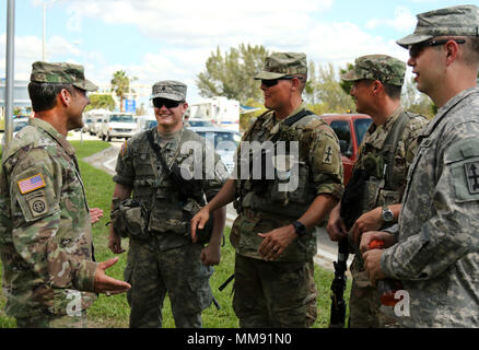 Col John Haas, Kommandant der 53rd Infantry Brigade Combat Team und ...