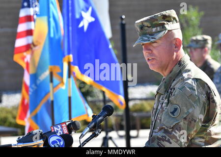 Brigadier General Michael Berry teilt einige Worte über Brigadier ...