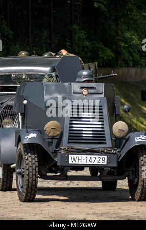 Warschau, Polen - 27. Mai 2018: Militärischer Reenactor in polnischer ...