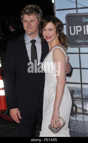 Vera Farmiga (r), Renn Hawkey und Kinder an der Warner Brothers Bilder ...