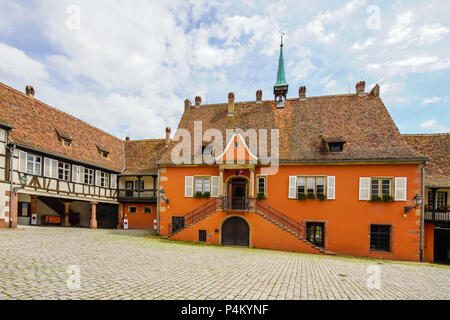 Rathaus in Barr, Elsass, Frankreich Stockfotografie - Alamy