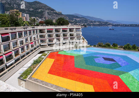 Monte Carlo, Monaco. "Hexa Grace" von Victor Vasarely am Dach des ...