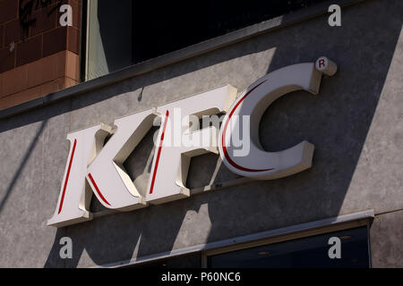 Zweig der KFC-Fastfood-Kette, ehemals Kentucky Fried Chicken in ...
