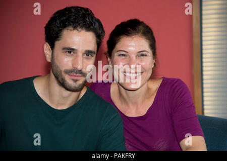 Schauspielerin Yasmina DJABALLAH in der Rolle der Polizeipsychologin ...