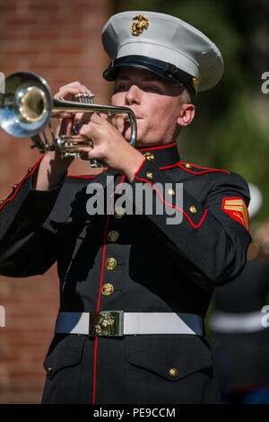 Parris Island Marine Band spielt Musik bei der Marine Fighter Attack ...
