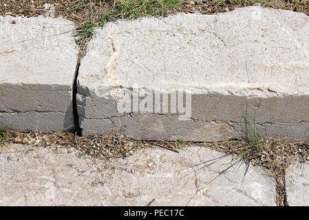 Der Altar im Heiligtum der Artemis Mesopolitis. Orchomenos, Arcadia ...