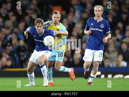 Die rotherham United David Ball (Zweite links) und Rotherham United ...