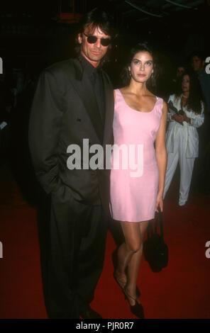 MACGYVER, Richard Dean Anderson, Teri Hatcher, "Cleo Rocks" (Staffel 4 ...