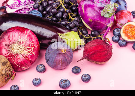 Lila und blauen Obst und Gemüse Stockfoto, Bild: 883400 - Alamy