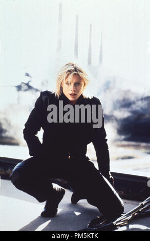 LA FEMME NIKITA, Peta Wilson, 1997-2001. (c) Warner Bros. / Courtesy ...