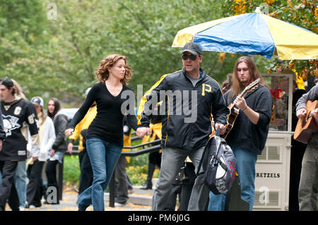 Lara Brennan (Elizabeth Banks) und John Brennan (Russell Crowe) in den ...