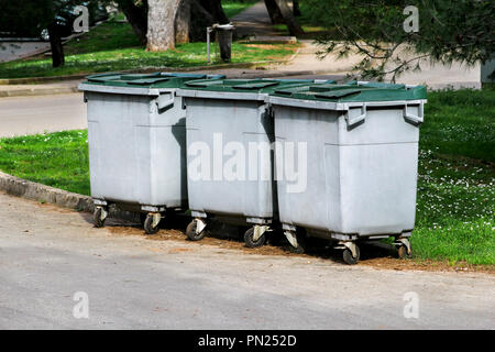 Metall Müll Müll container auf der Baustelle Stockfoto, Bild: 179526895 ...