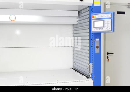 Automatische Paternosterregal Retrieval Lager System Stockfoto, Bild ...
