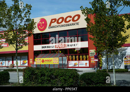 Ein logo Zeichen außerhalb einer Poco (Eigenschreibweise POCO) Retail ...