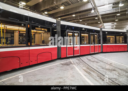 Wien, Praesentation der neuen Straßenbahn Bombardier FLEXITY - Wien ...