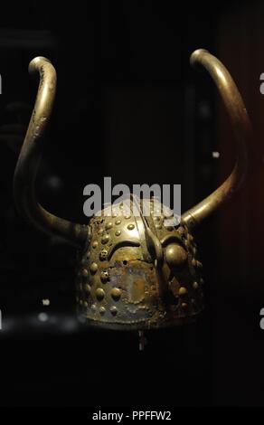 Urgeschichte. Metal Age. Helm aus Veksoe-Moor. Bronze. Dänemark ...