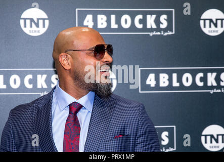 04 Oktober 2018, Berlin: Rapper und Schauspieler Veysel Gelin (l) und ...