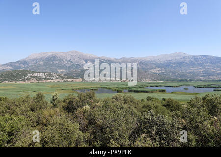 Blick Richtung Mount Kyllini oder Mount Cyllene (Ziria) in der ...