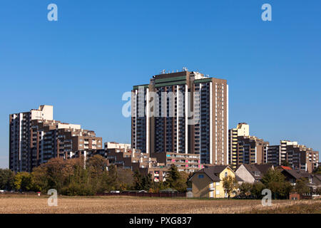 Hochhausanlage auf dem Koelnberg im Stadtteil Meschenich, Köln ...