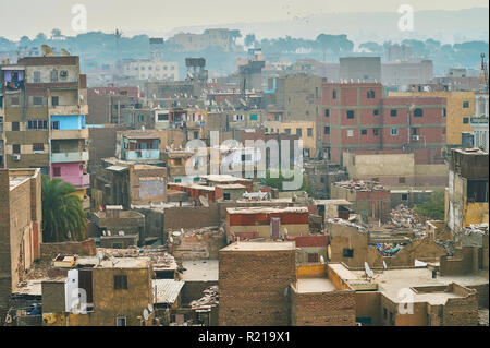 Slum Dächer in Kairo zeigt Müll Stockfoto, Bild: 80106689 - Alamy