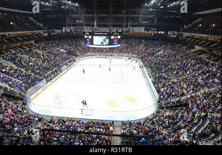 Panoramablick auf Mercedes-Benz Arena in Berlin in der Deutschen ...