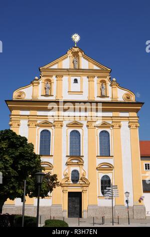Wallfahrtsstadt Altoetting, Basilika St. Anna, neobarocke Kirche ...