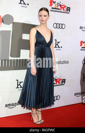 LOS ANGELES - OCT 24: Mia Goth bei der Suspiria Premiere in den ...