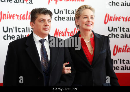 Sharon Stone und ihr Freund Enzo Cursio, Journalist und Kandidat ...