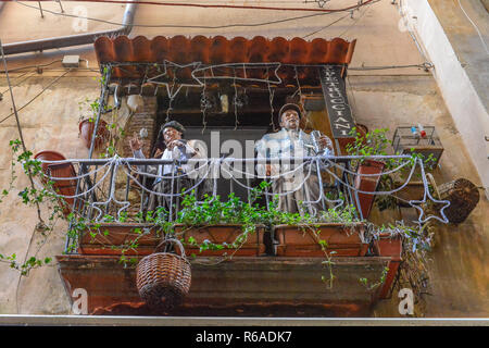 Krippenstrasse, die Via San Gregorio Armeno, Neapel, Italien, Via San ...