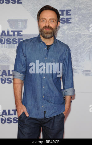 06 Januar 2019, Bayern, München: Die Schauspieler Aleksandar Jovanovic ...