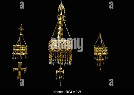 Corona de Recesvinto. Tesoro De Guarrazar. Visigodo. Fechado entre El ...