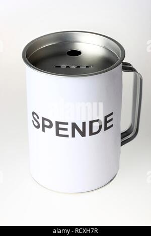 Spendenbox mit der Aufschrift Spende, Deutsch für Spende, mit Schlitzen ...
