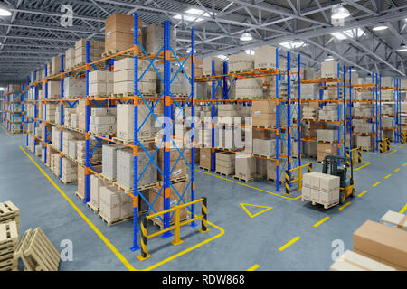 Gabelstapler und Regale. Gabelstapler beladen Palettenregal. Teil einer ...