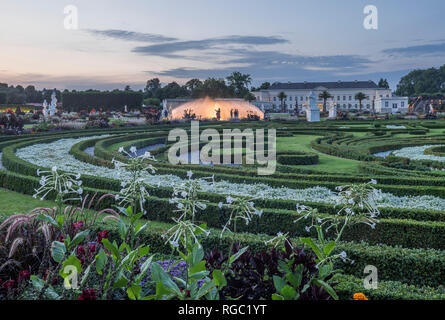 Herrenhäuser Gärten, Barockgarten, Broderie Muster und Bell Brunnen im ...