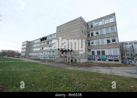 Leipzig, Deutschland. 30 Jan, 2019. Eine ehemalige Schule Gebäude im ...