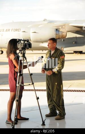 USA Air Force Oberst Billy Pope, 81. Training Wing Commander, und Chief ...