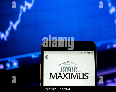 Maximus Inc. Firmenlogo auf dem Smartphone angezeigt Stockfotografie ...