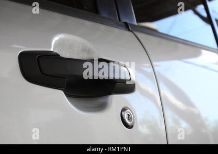 Moderne Kunststoff auto Türgriff von innen schließen Stockfoto, Bild ...