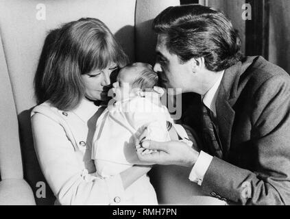 Hildegard Knef mit ihrer Tochter, Christina und ihr Ehemann David ...