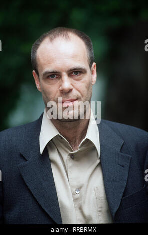 Peter Siska Alias PETER KREMER Regie: REGIE: HANS-JÜRGEN TÖGEL ...