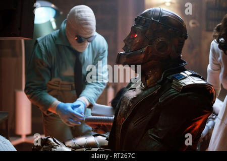 DOOM PATROL, von links: Brendan Fraser, Anna Lore, 'Jane Patrol ...