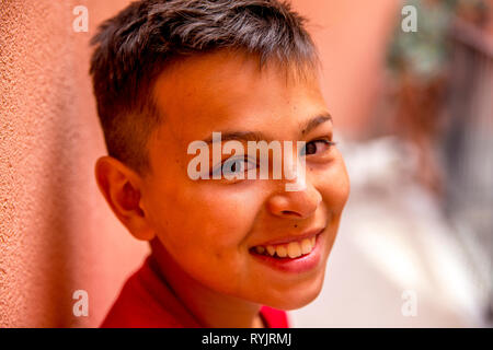 Gesicht eines 12 Jahre alten Jungen, Nahaufnahme Stockfotografie - Alamy