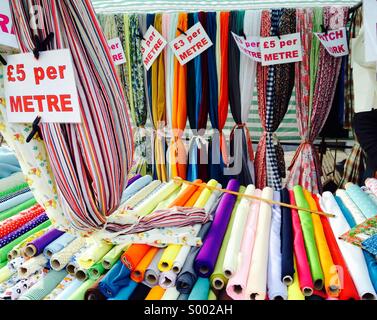 bunte Stoffe und Textilien Stockfoto, Bild: 59752957 - Alamy