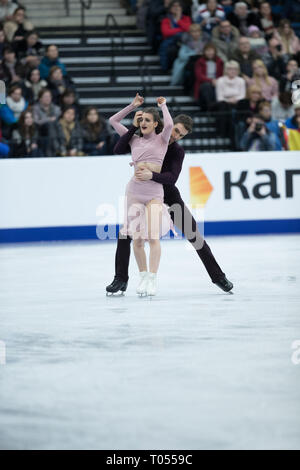 Gabriella PAPADAKIS and Guillaume CIZERON of France perform during Ice ...