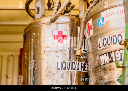 flüssiger Sauerstoff und flüssiger Stickstoff Behälter Lagertank Boston ...