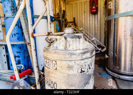 flüssiger Sauerstoff und flüssiger Stickstoff Behälter Lagertank Boston ...