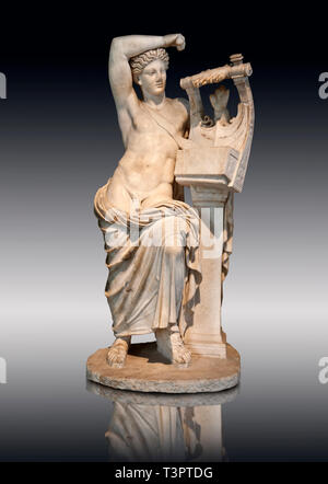 Der Gott Apollo spielen der Kithara (Apollo Citharaodos) eine 2 ...