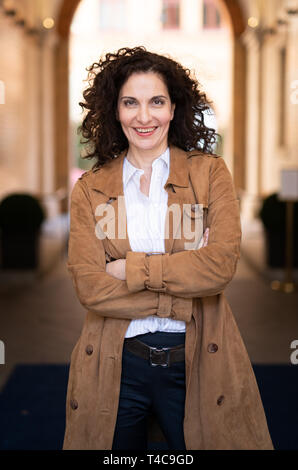 16 April 2019, Hamburg: Die Schauspielerin Proschat Madani (wie Susanne ...