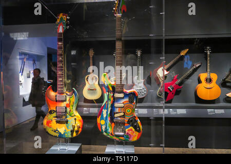 Play It Loud: Instrumente der Rock & Roll ist ein beliebter Ausstellung ...