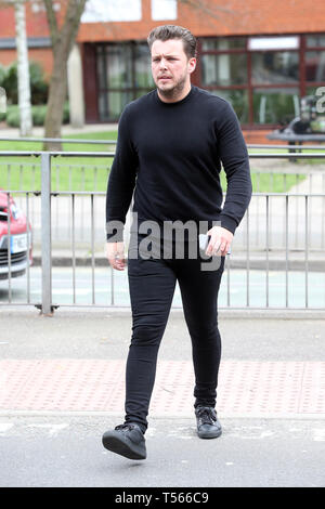 Die männlichen Mitglieder der Besetzung von TOWIE Filmszenen in der ...